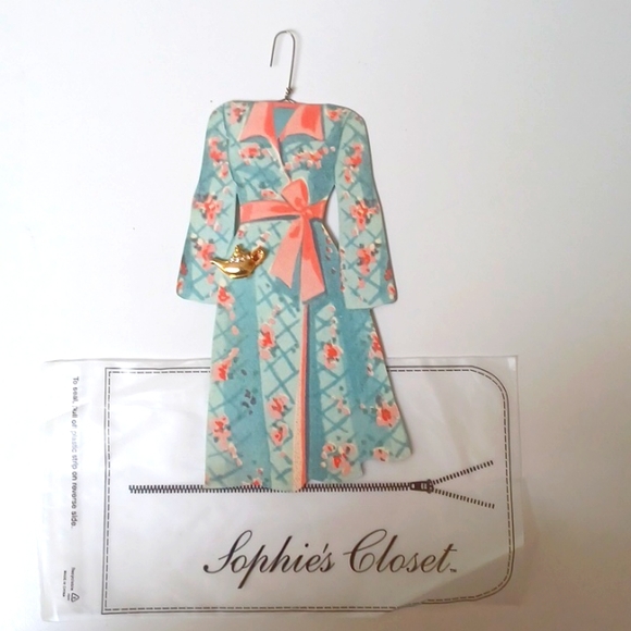 Sophie's Closet | Other | Sophies Closet Robe Card W Goldtone Teapot ...